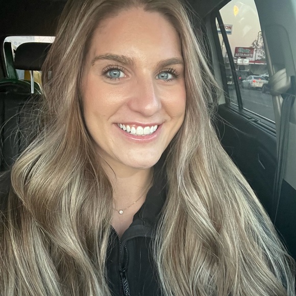 Hannah's Closet (@hannah_jones) | Poshmark